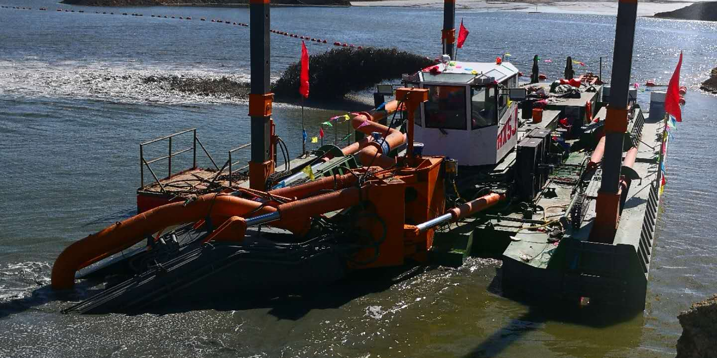All types of Dredge boats, available for kinds of river/sea dredging ...