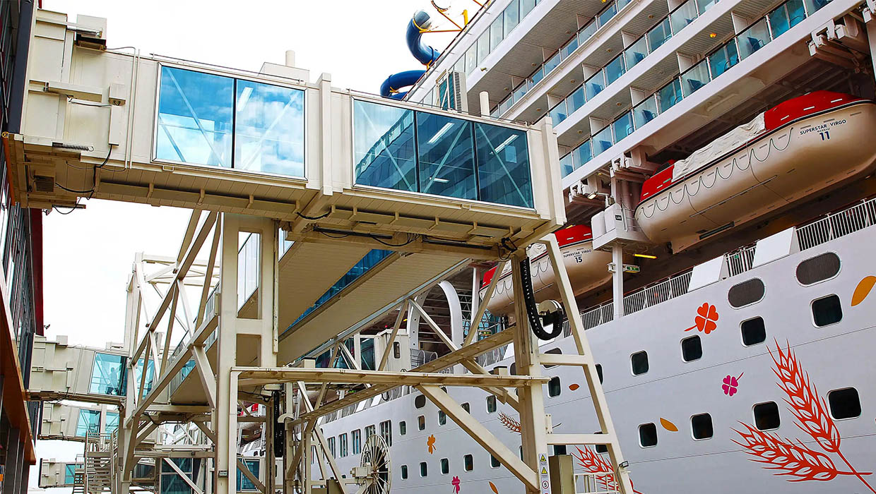 PORT PASSENGER GANGWAY – Floating Docks & Pontoon Bridge Company